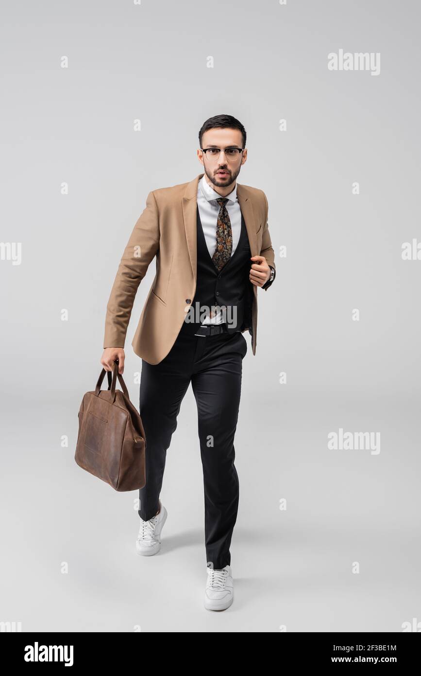 Muslim man walking hi-res stock photography and images - Alamy