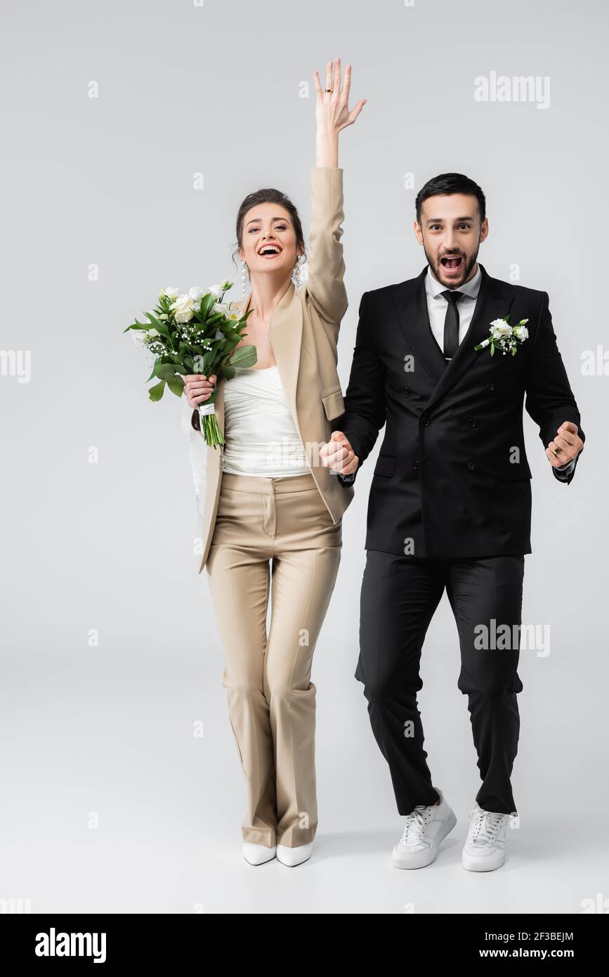 Woman showing man wedding ring hi-res stock photography and images - Alamy