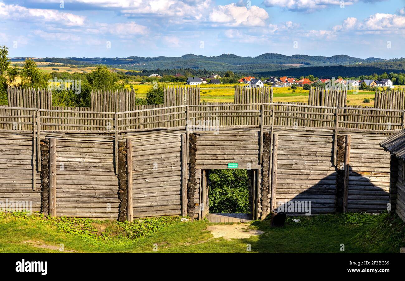 Podzamcze, Poland - August 25, 2020: Wooden defense walls and tower of ...