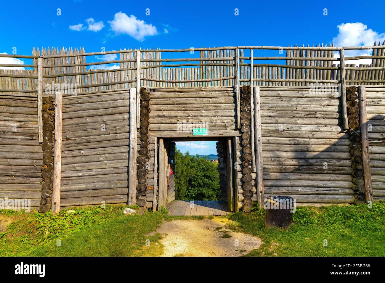 Podzamcze, Poland - August 25, 2020: Wooden defense walls and tower of ...