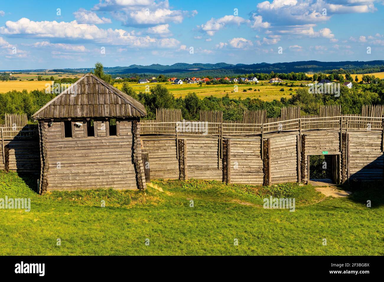 Podzamcze, Poland - August 25, 2020: Wooden defense walls and tower of ...