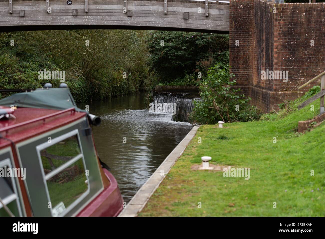 River kennet canal hi-res stock photography and images - Alamy