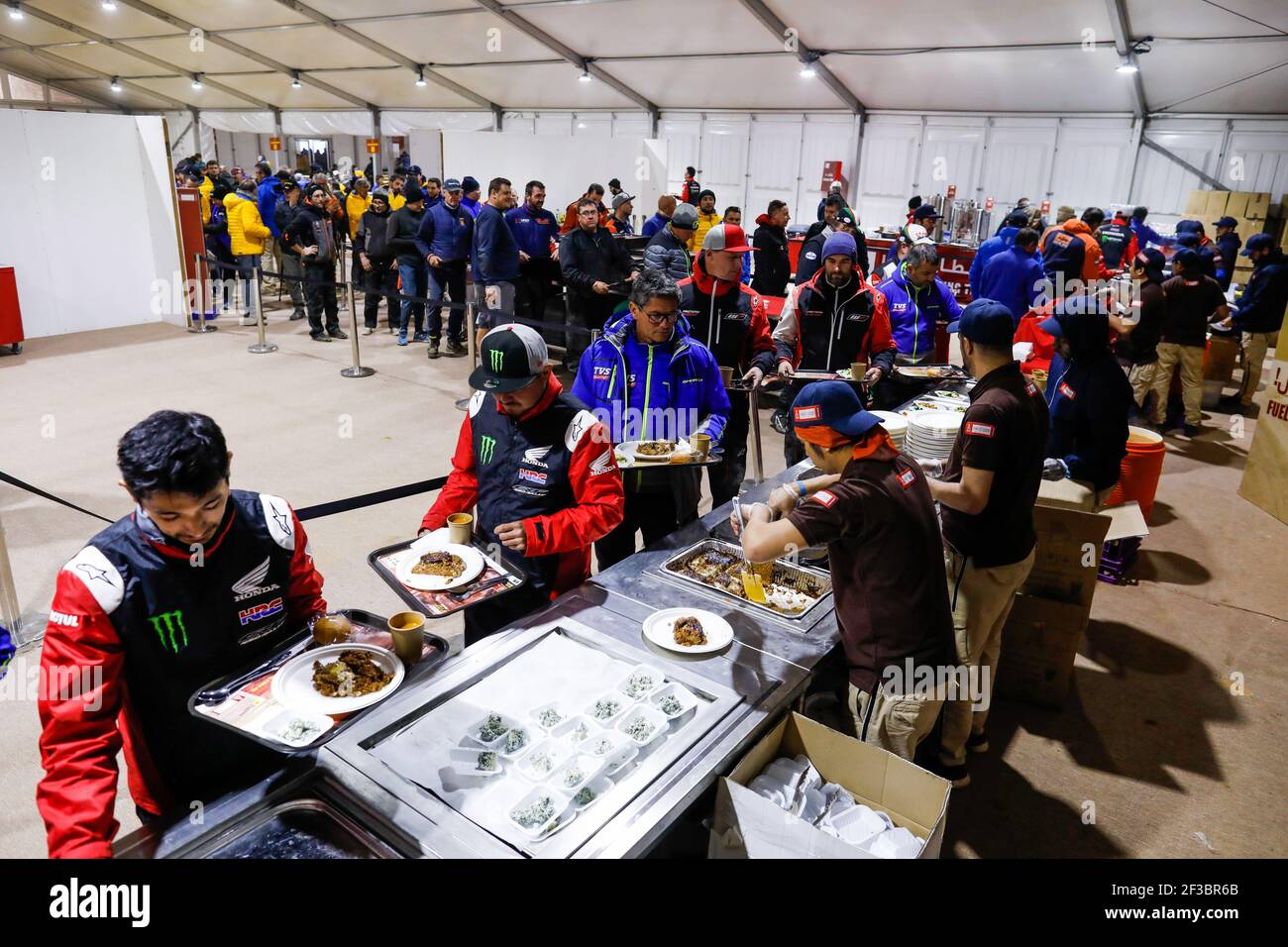 Ambiance Catering during Stage 7 of the Dakar 2020 between Riyadh and Wadi Al-Dawasir, 741 km ...
