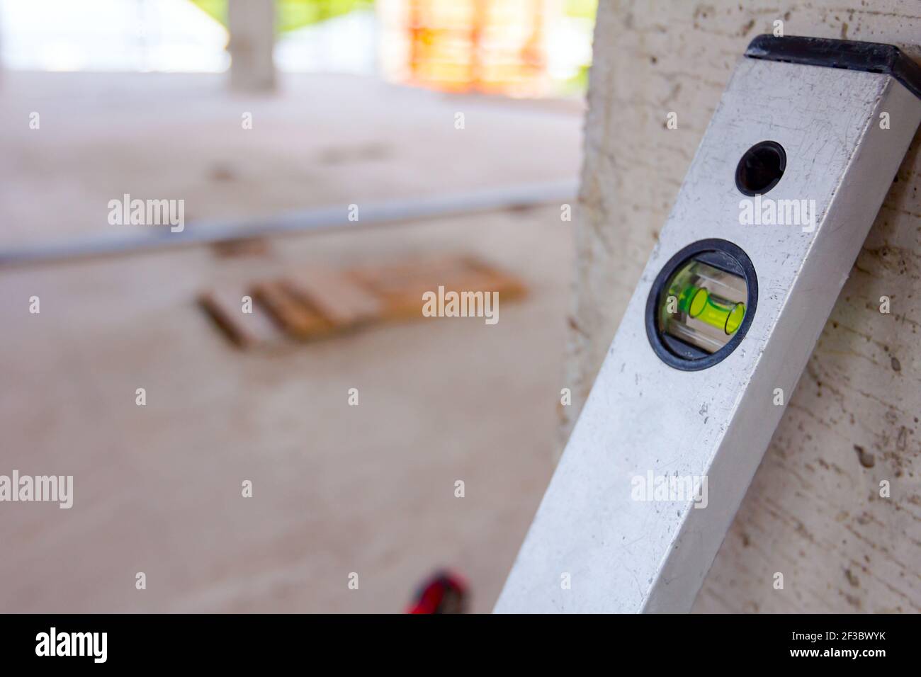 Spirit level usage hi-res stock photography and images - Alamy