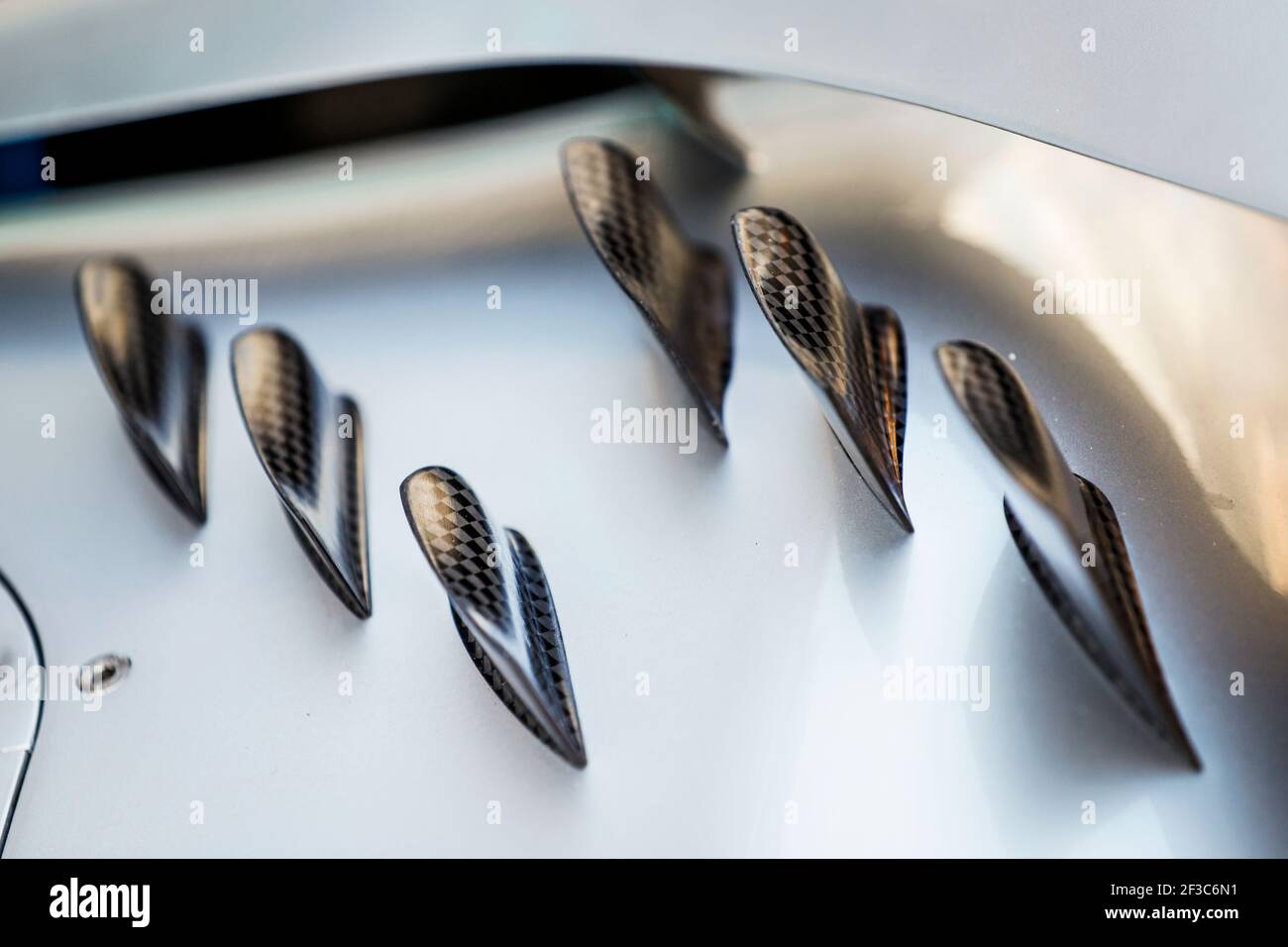 Mercedes AMG F1 Petronas GP W09 Hybrid EQ Power+, sidepod wings details ...