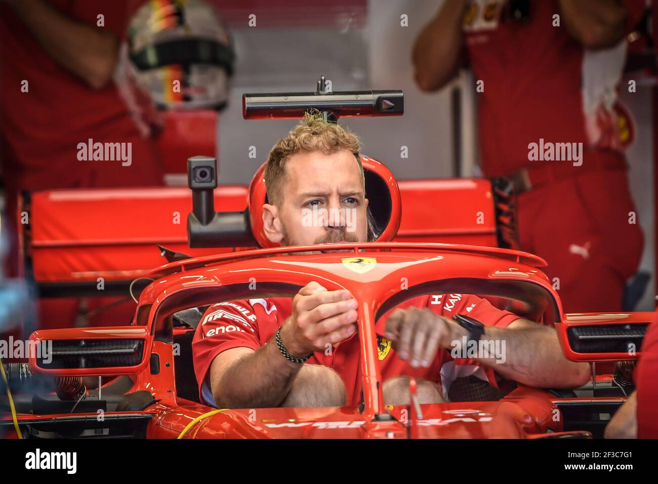 VETTEL Sebastian (ger), Scuderia Ferrari SF71H, portrait halo , cockpit ...