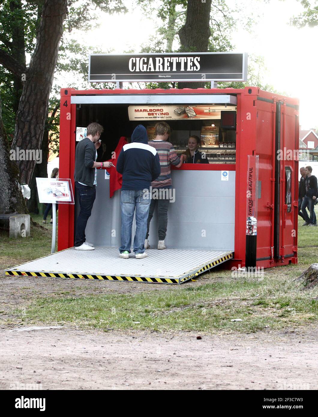 Cigarettes sales cigarette tobacco shop hi-res stock photography and ...