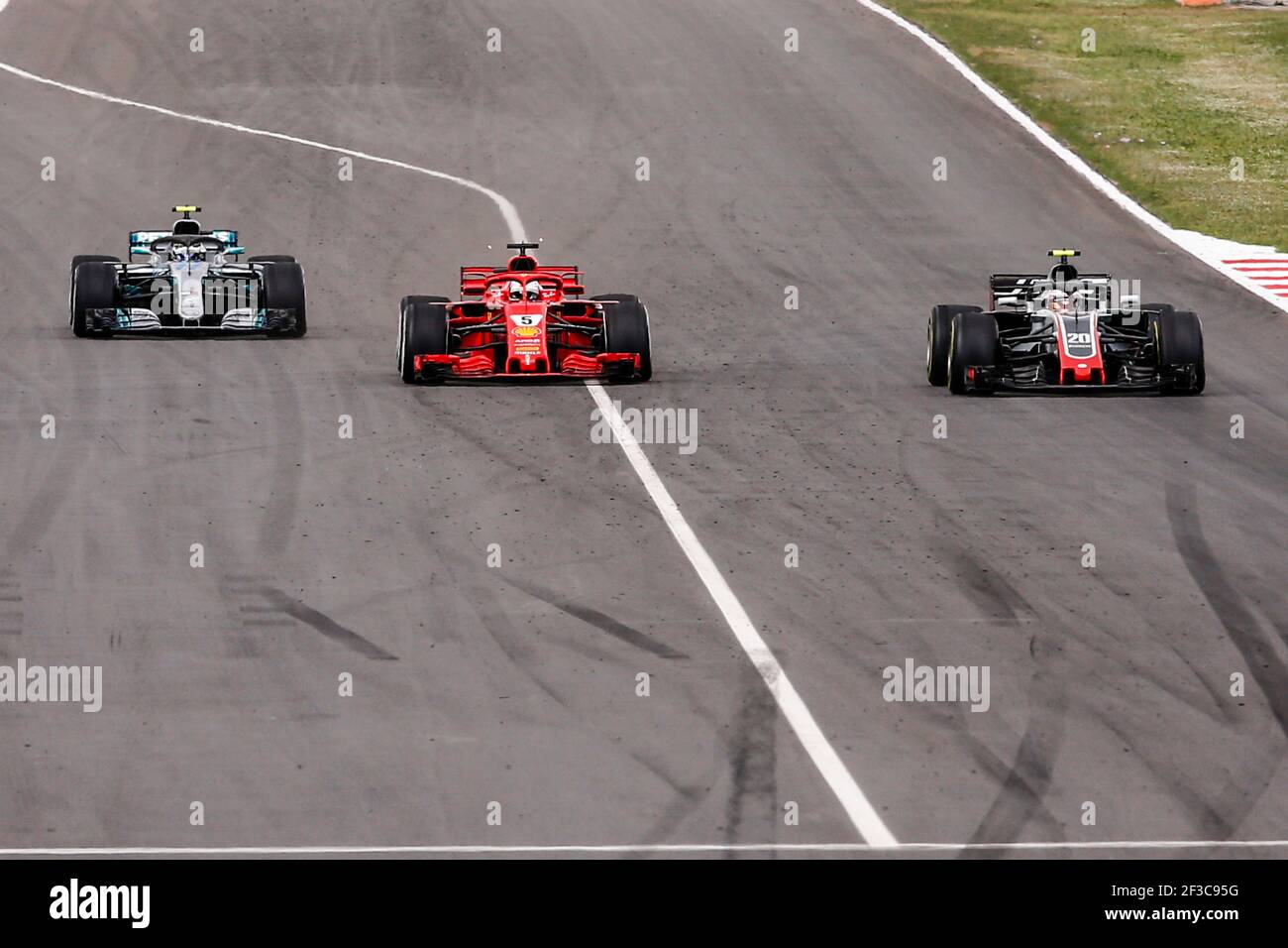 Ferrari formula 1 overtaking hi-res stock photography and images - Alamy