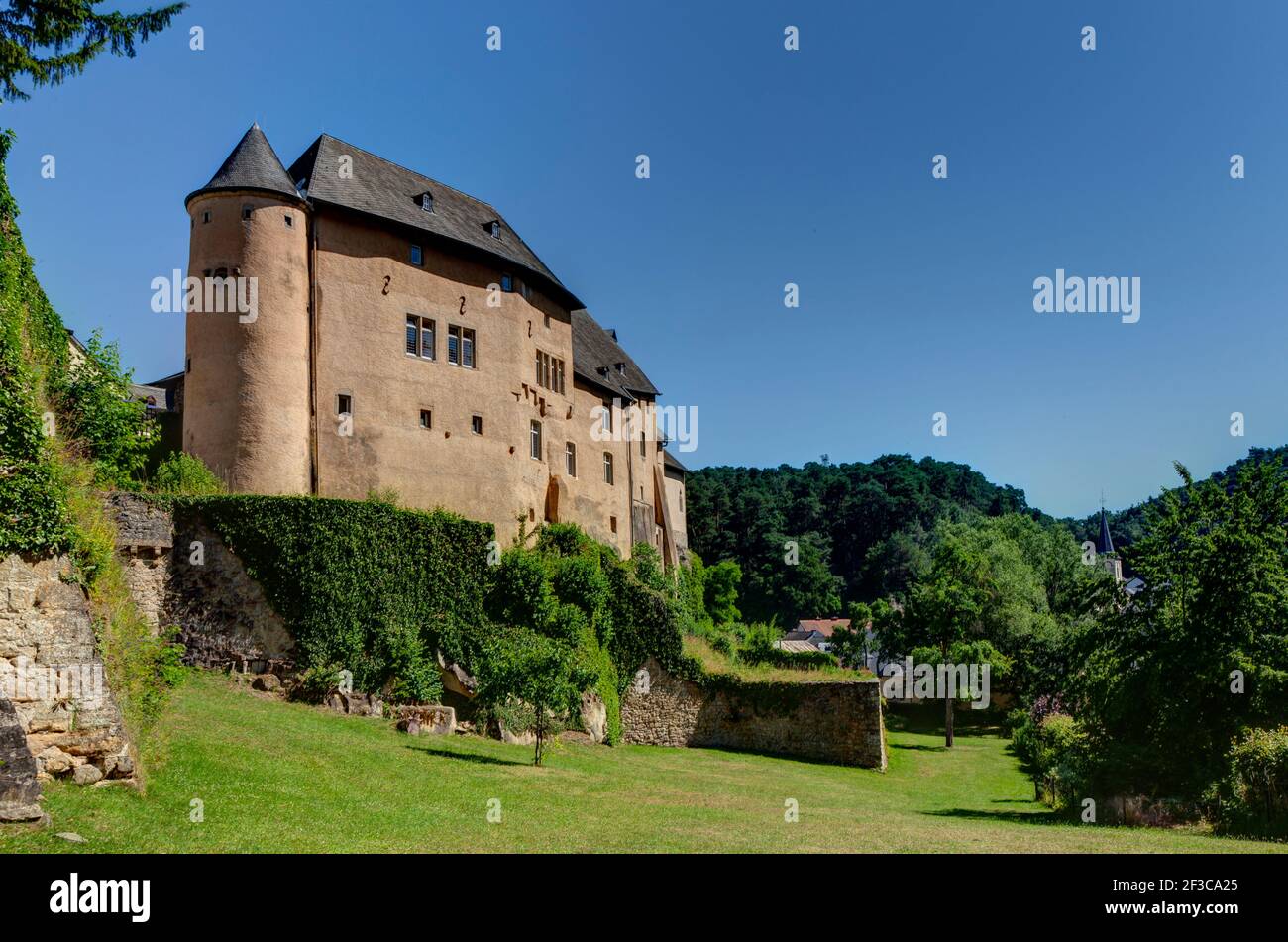 Luxembourg: Bourglinster Castle Stock Photo - Alamy