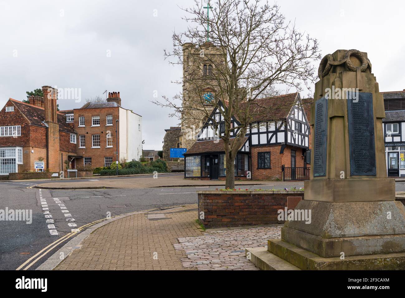 Pinner Parish Church High Resolution Stock Photography and Images - Alamy