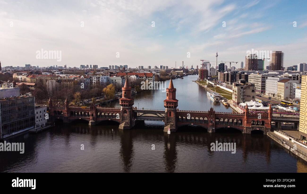 River Spree in the city of Berlin with Oberbaum Bridge Stock Photo - Alamy