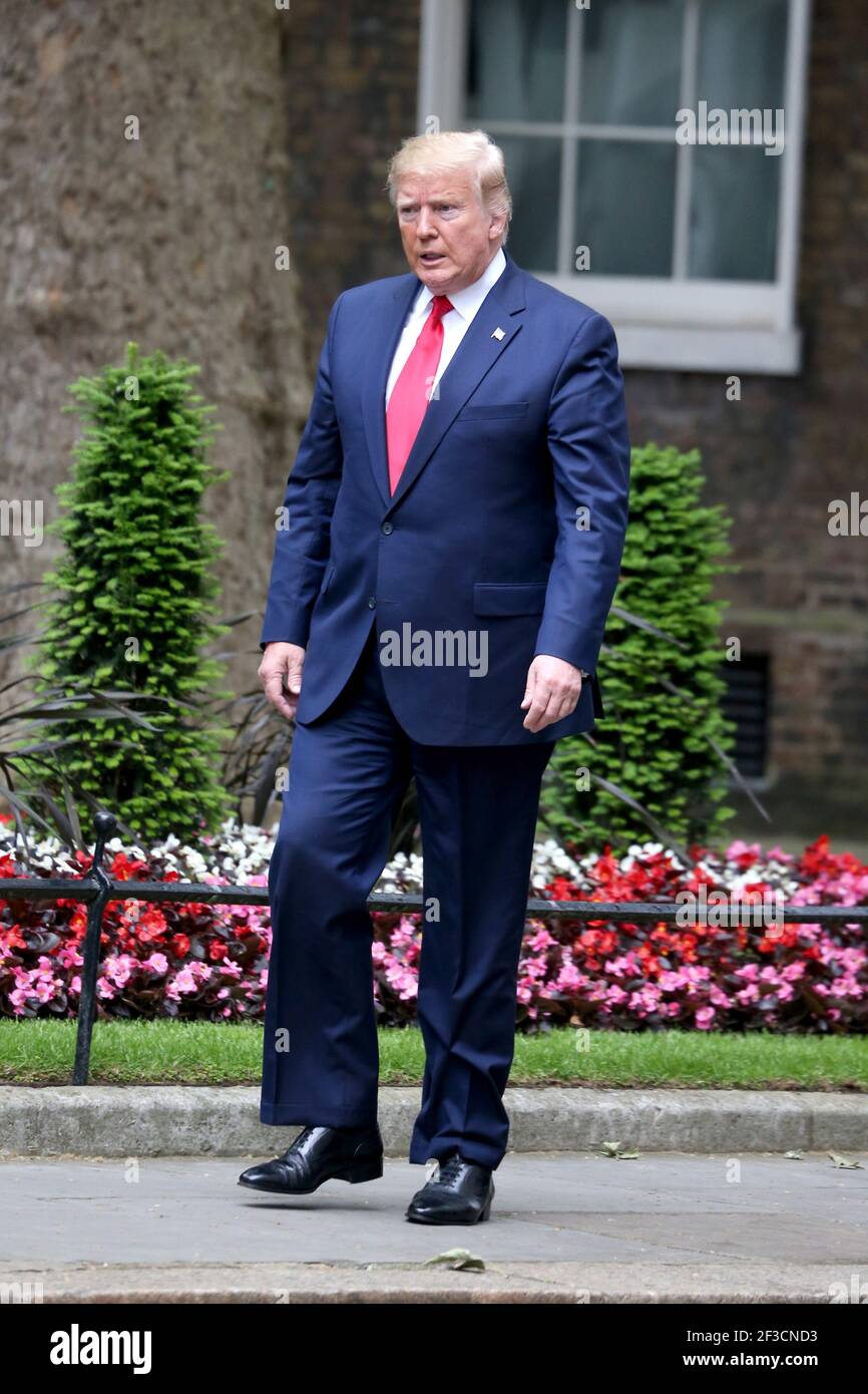 Us president donald trump at no 10 downing street hi-res stock ...