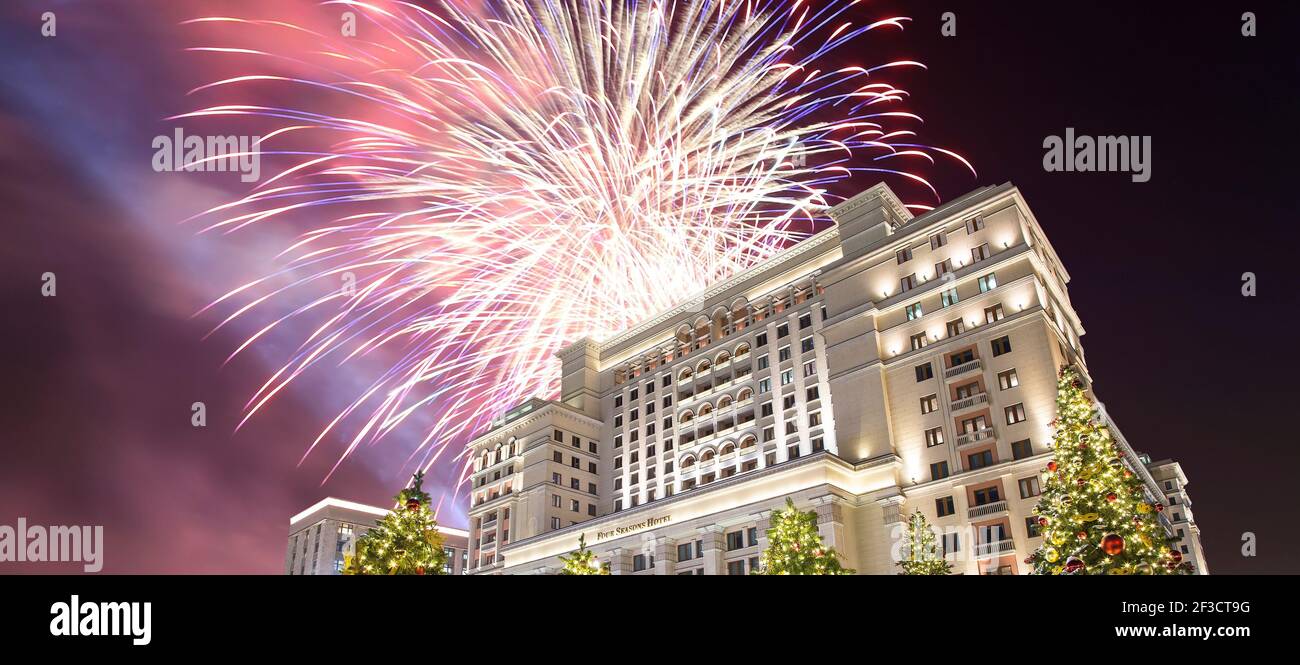 Red square moscow view hotel national hi-res stock photography and ...