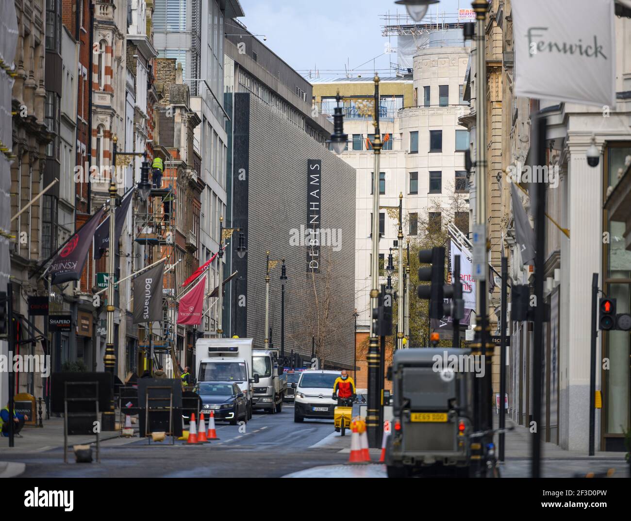 Bond street london flags hi-res stock photography and images - Alamy