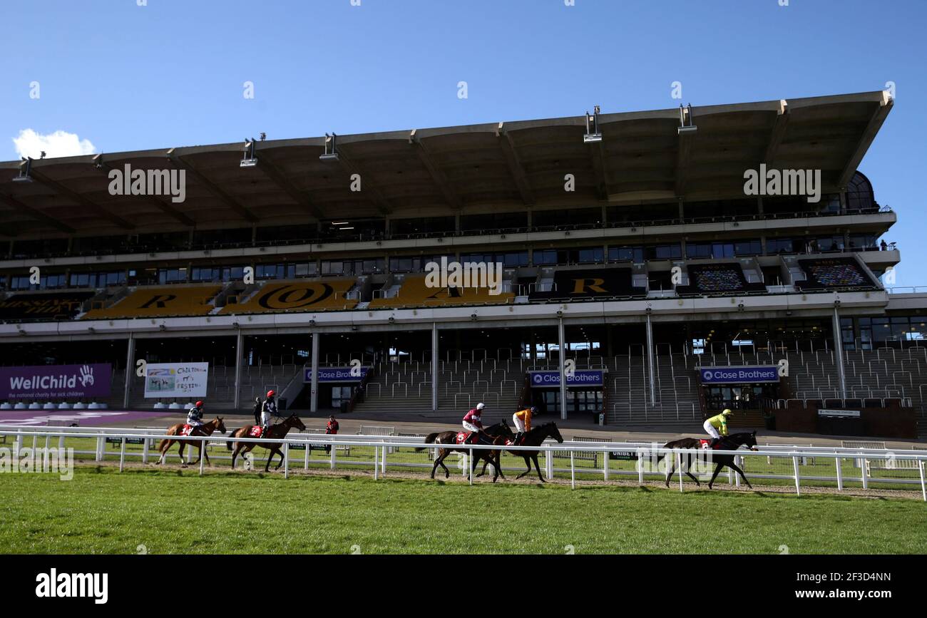 Horseracing grandstand empty hi-res stock photography and images - Alamy