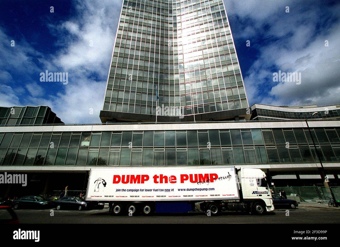 Fuel pump advertising hi-res stock photography and images - Alamy