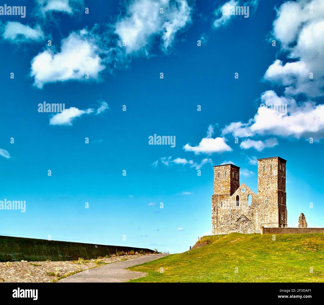 Twin medieval towers hi-res stock photography and images - Alamy