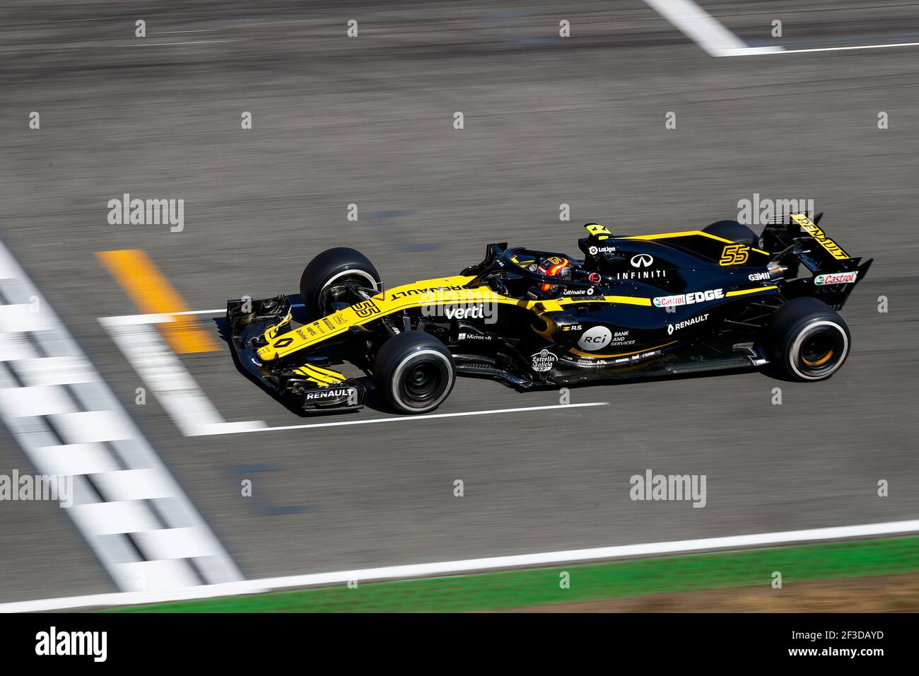 SAINZ Carlos (spa), Renault Sport F1 Team RS18, action finish line ...