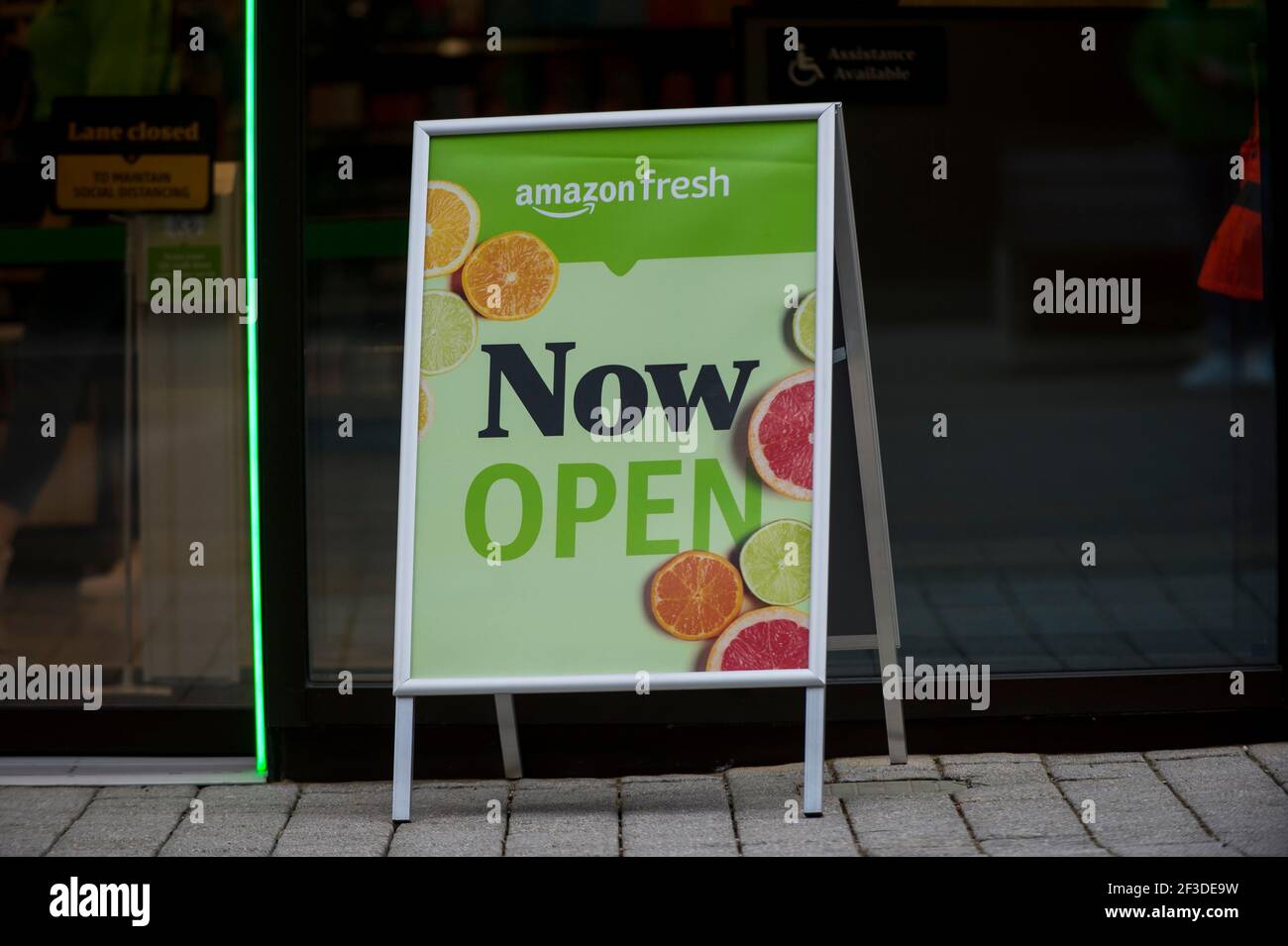 Wembley retail park hi-res stock photography and images - Alamy