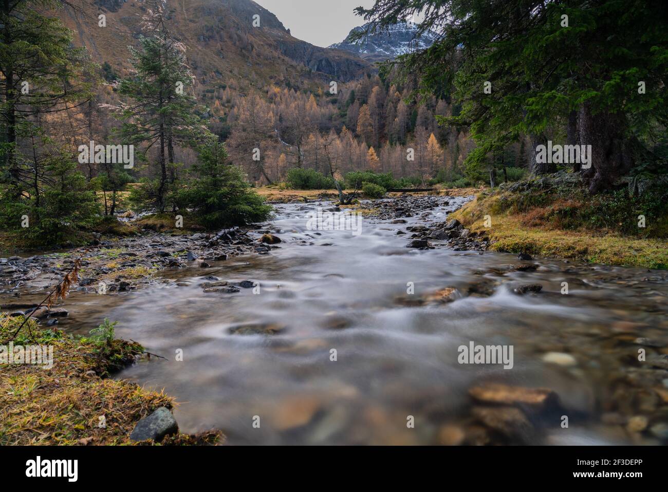 Explore mountain hi-res stock photography and images - Alamy