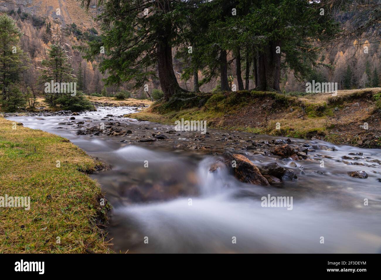 Mountain explore hi-res stock photography and images - Alamy