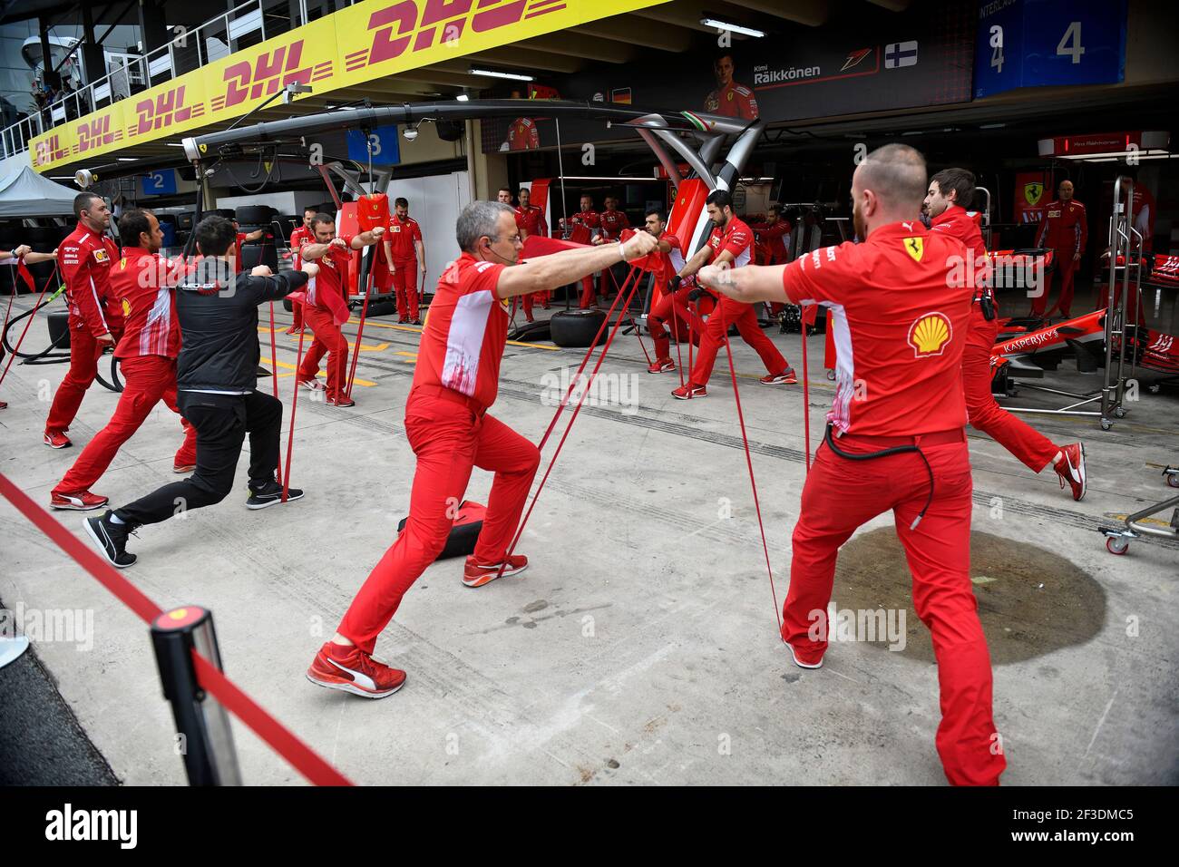 Ferrari formula one team mechanic hi-res stock photography and images ...