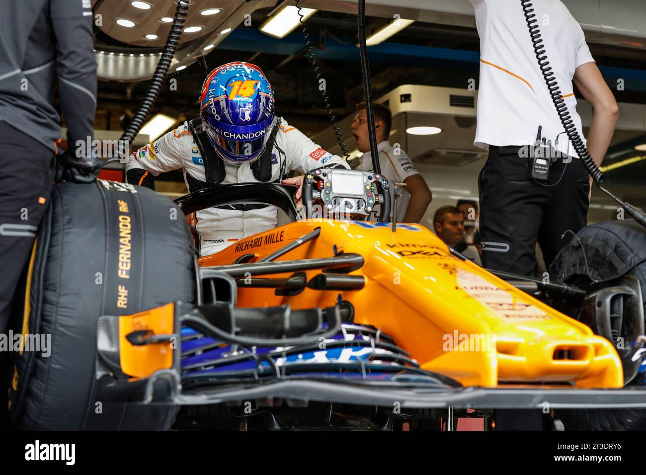 ALONSO Fernando (spa), McLaren Renault MCL33, garage, box, during 2018 ...