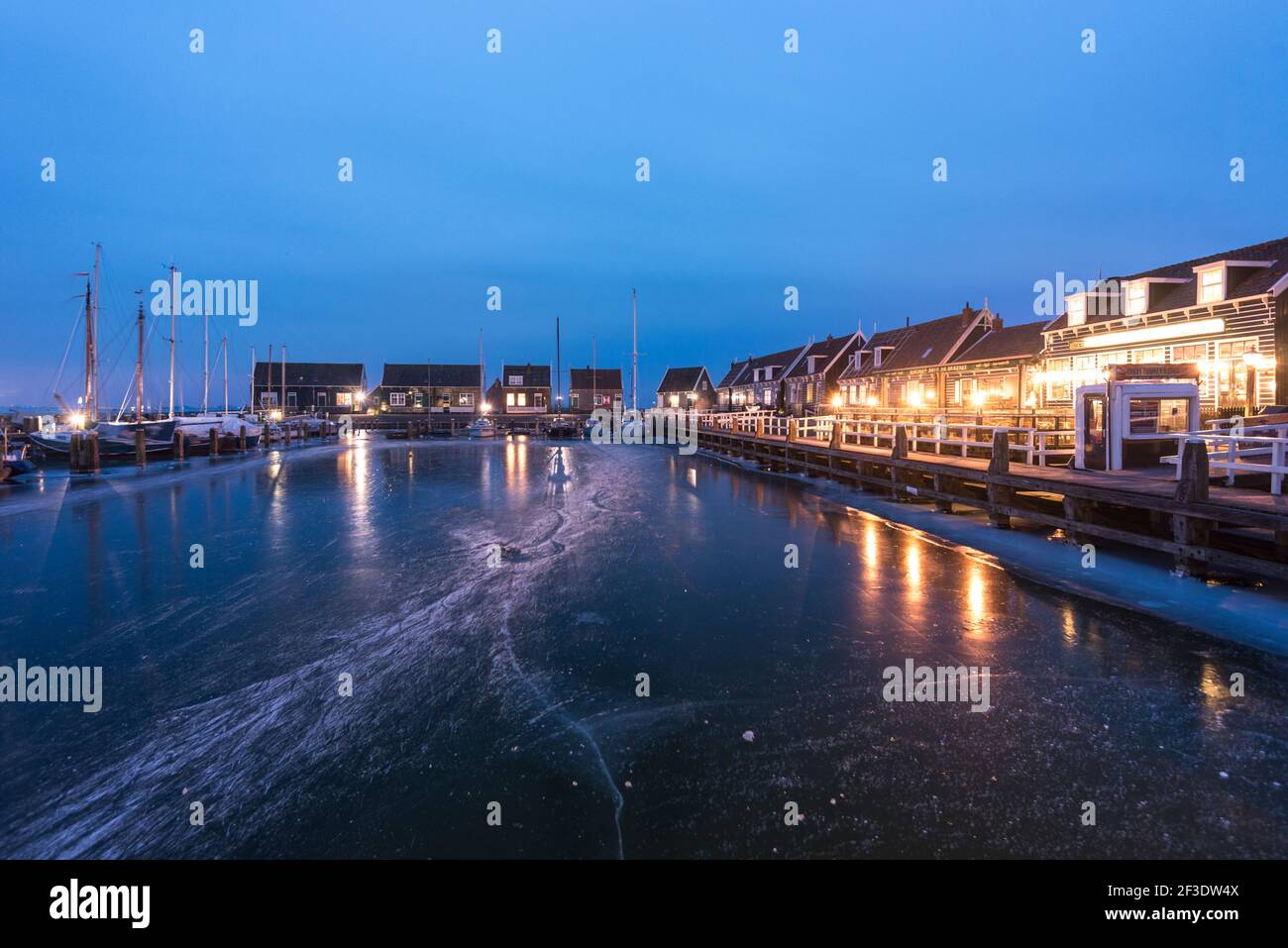 Frozen bay hi-res stock photography and images - Alamy