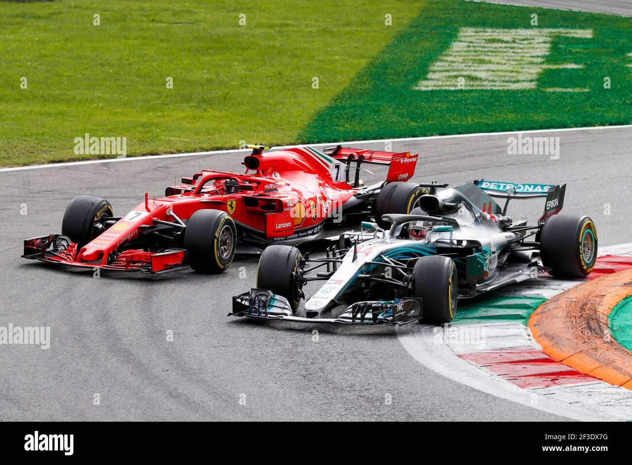 Ferrari formula 1 overtaking hi-res stock photography and images - Alamy