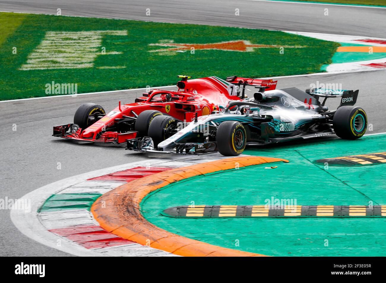 Ferrari formula 1 overtaking hi-res stock photography and images - Alamy