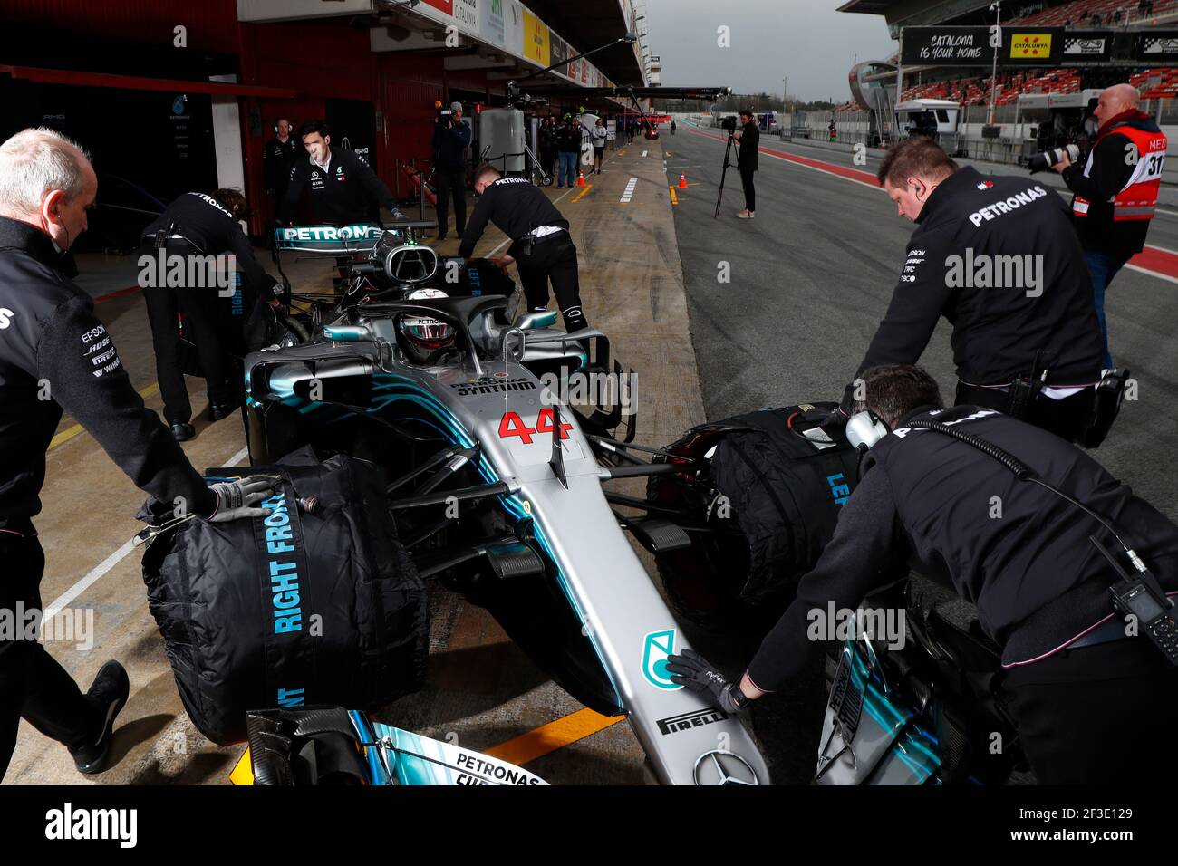 HAMILTON Lewis (gbr), Mercedes AMG F1 Petronas GP W09 Hybrid EQ Power+ ...