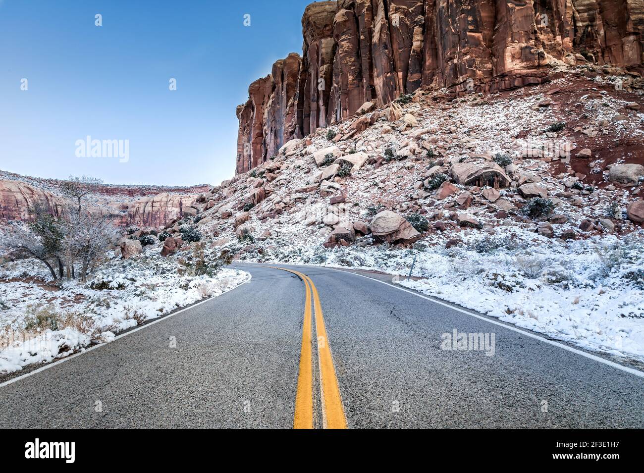 Early winter, Road leading to the Needles Overlook in Utah with snow ...