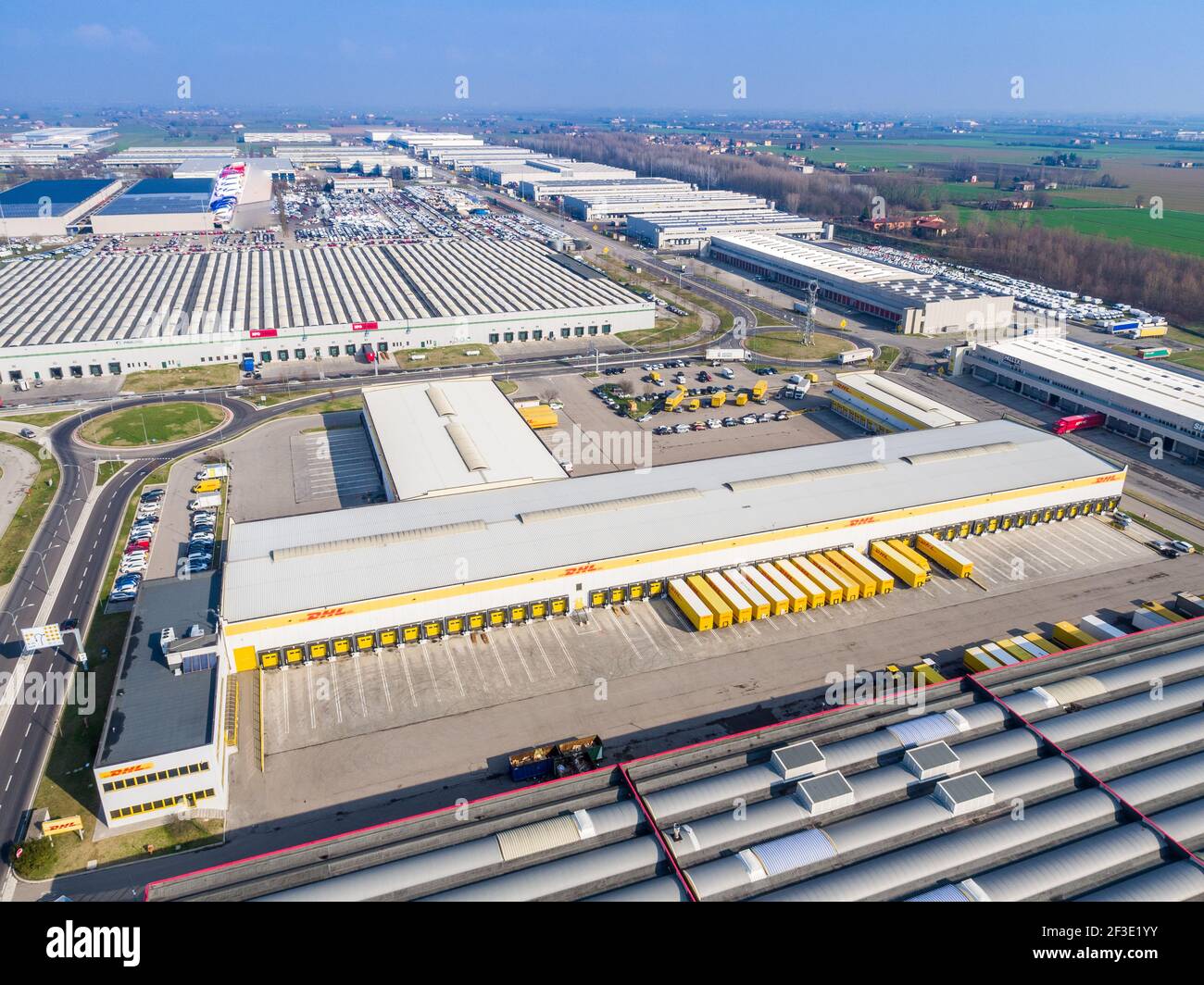 Dhl logistics hall hi-res stock photography and images - Alamy