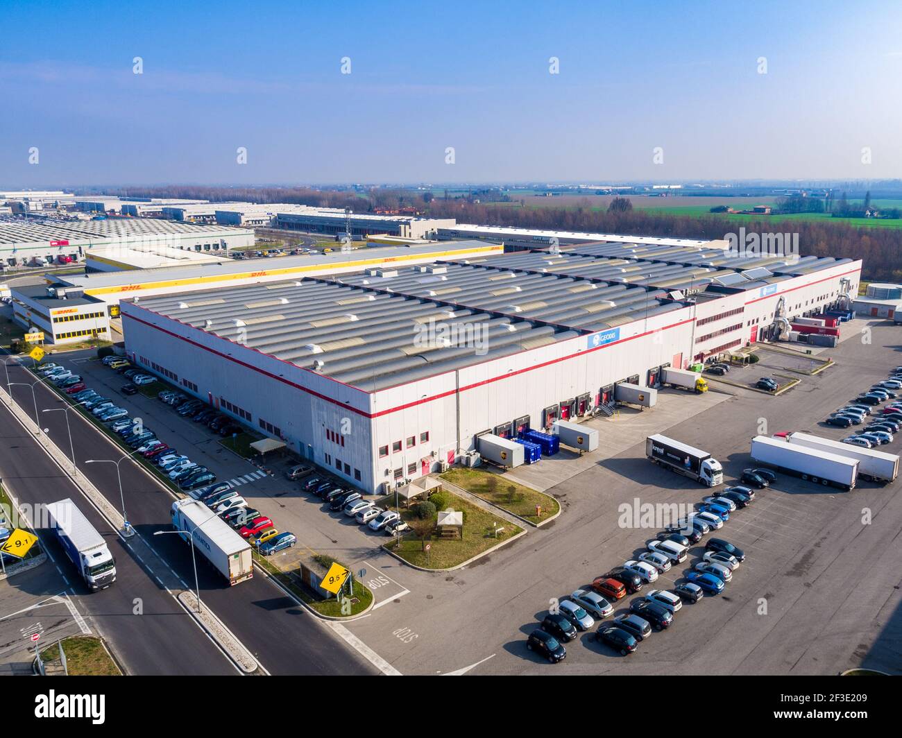Dhl logistics hall hi-res stock photography and images - Alamy
