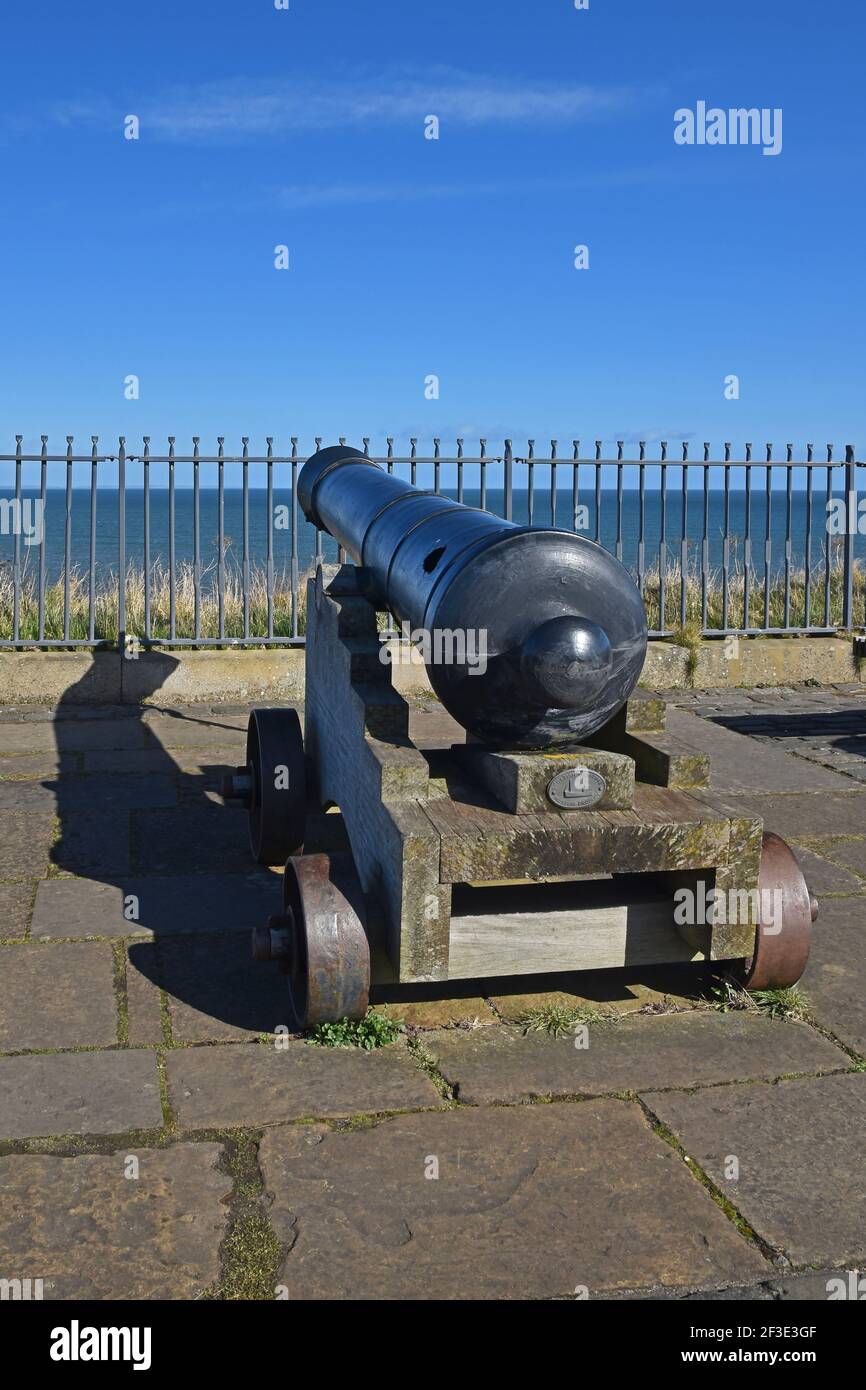 Facing cannon hi-res stock photography and images - Alamy