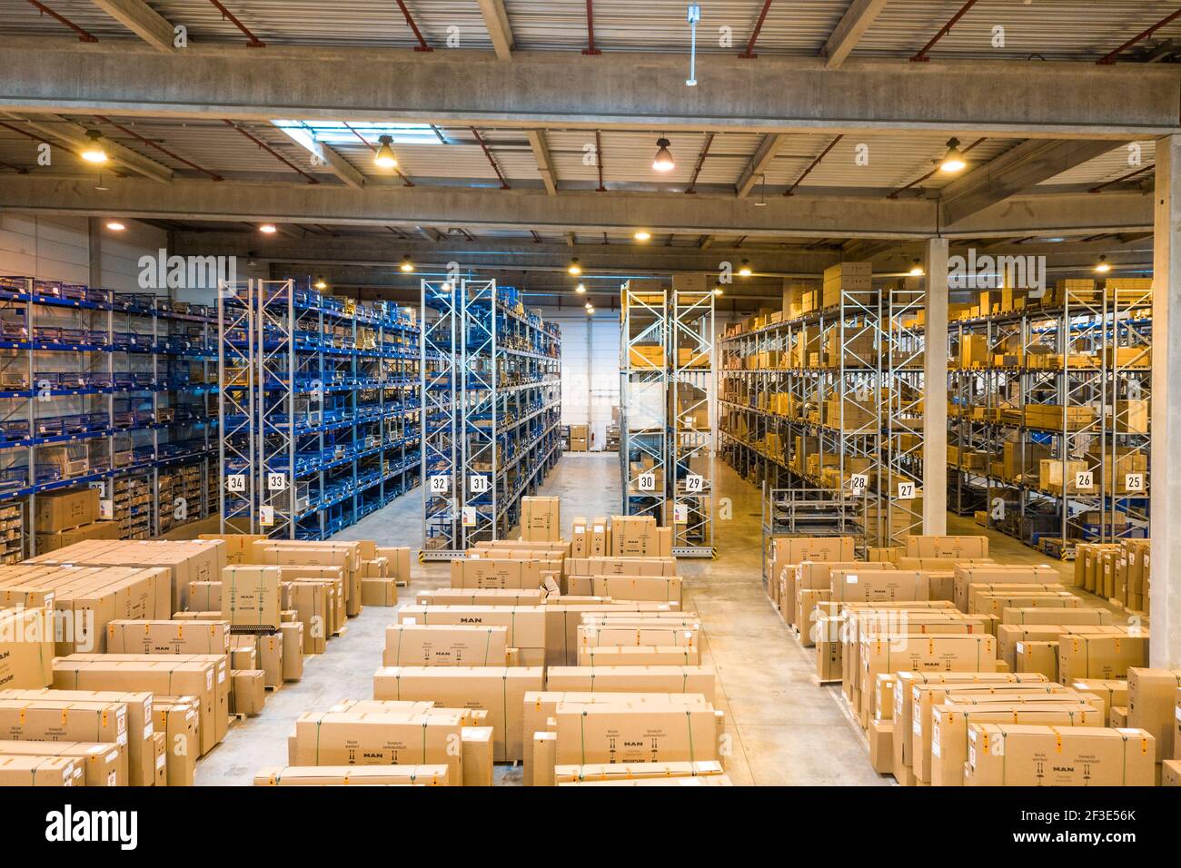 Different storage systems for various material. Shelves in racking for ...