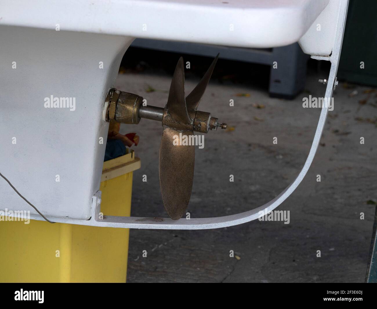 Small boat engine propeller detail Stock Photo - Alamy