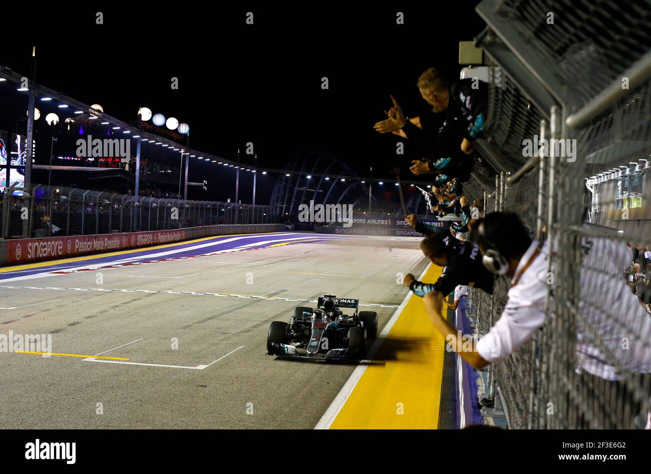 Formula 1 race car crossing finish line hi-res stock photography and ...