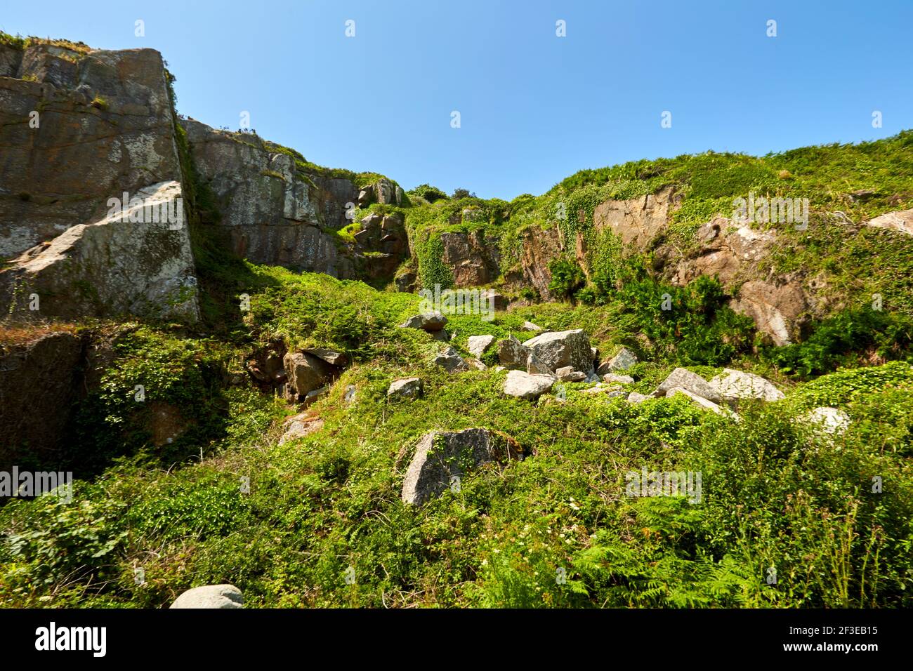 General view of Lamorna Cove in Cornwall Stock Photo - Alamy