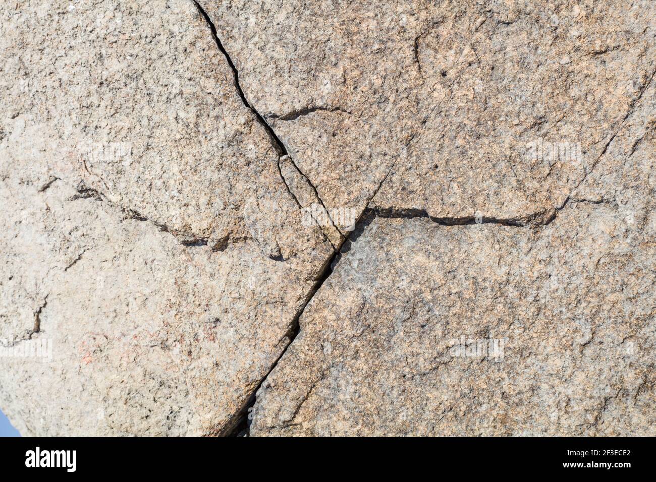 Cracks in rock hi-res stock photography and images - Alamy