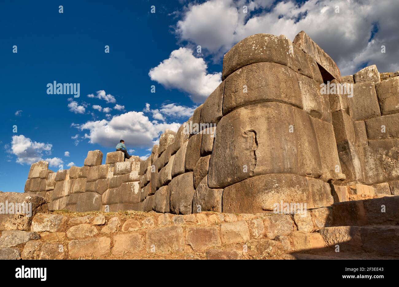 huge walls of Inca Fortress Saqsayhuaman, close above Cusco, Peru ...