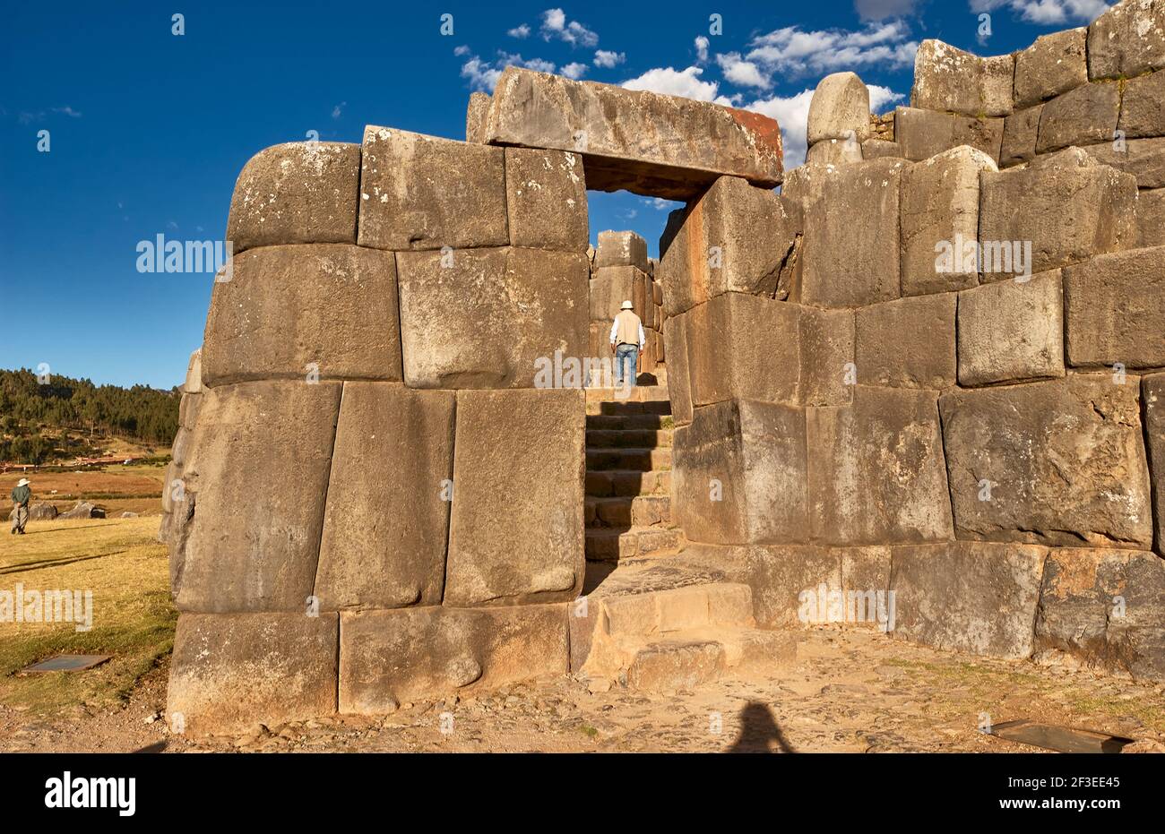huge walls of Inca Fortress Saqsayhuaman, close above Cusco, Peru ...