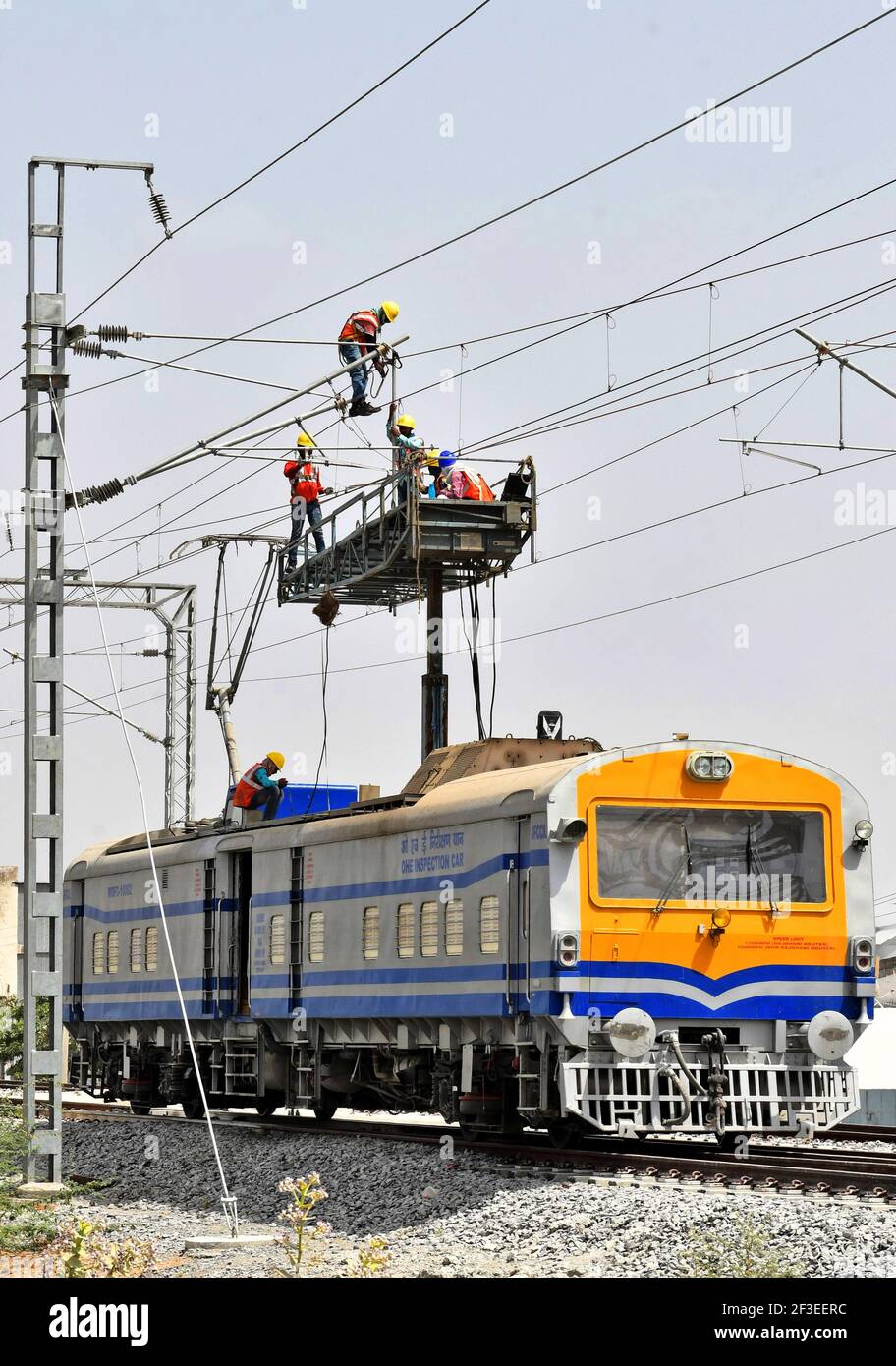 Indian railroad workers hi-res stock photography and images - Alamy