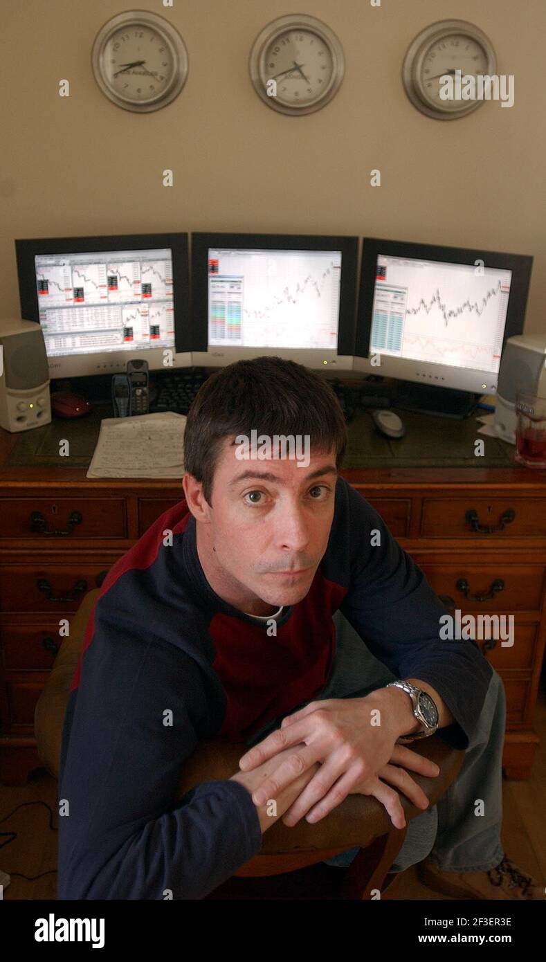 MAX BURNS WORKING AT HOME IN OXFORD.23/3/04 PILSTON Stock Photo - Alamy