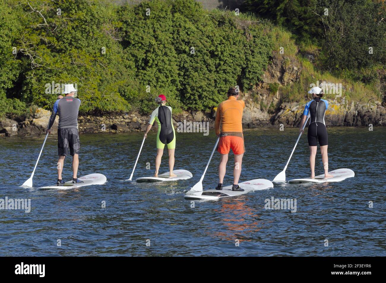 SAILING - STAND UP PADDLE OUTING - GOLFE MORBIHAN (FRA) - 09/04/2011 ...