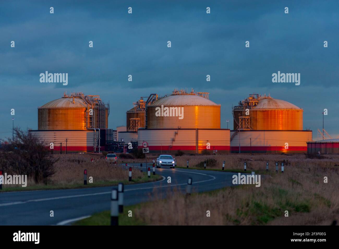 Liquid natiral gas hi-res stock photography and images - Alamy