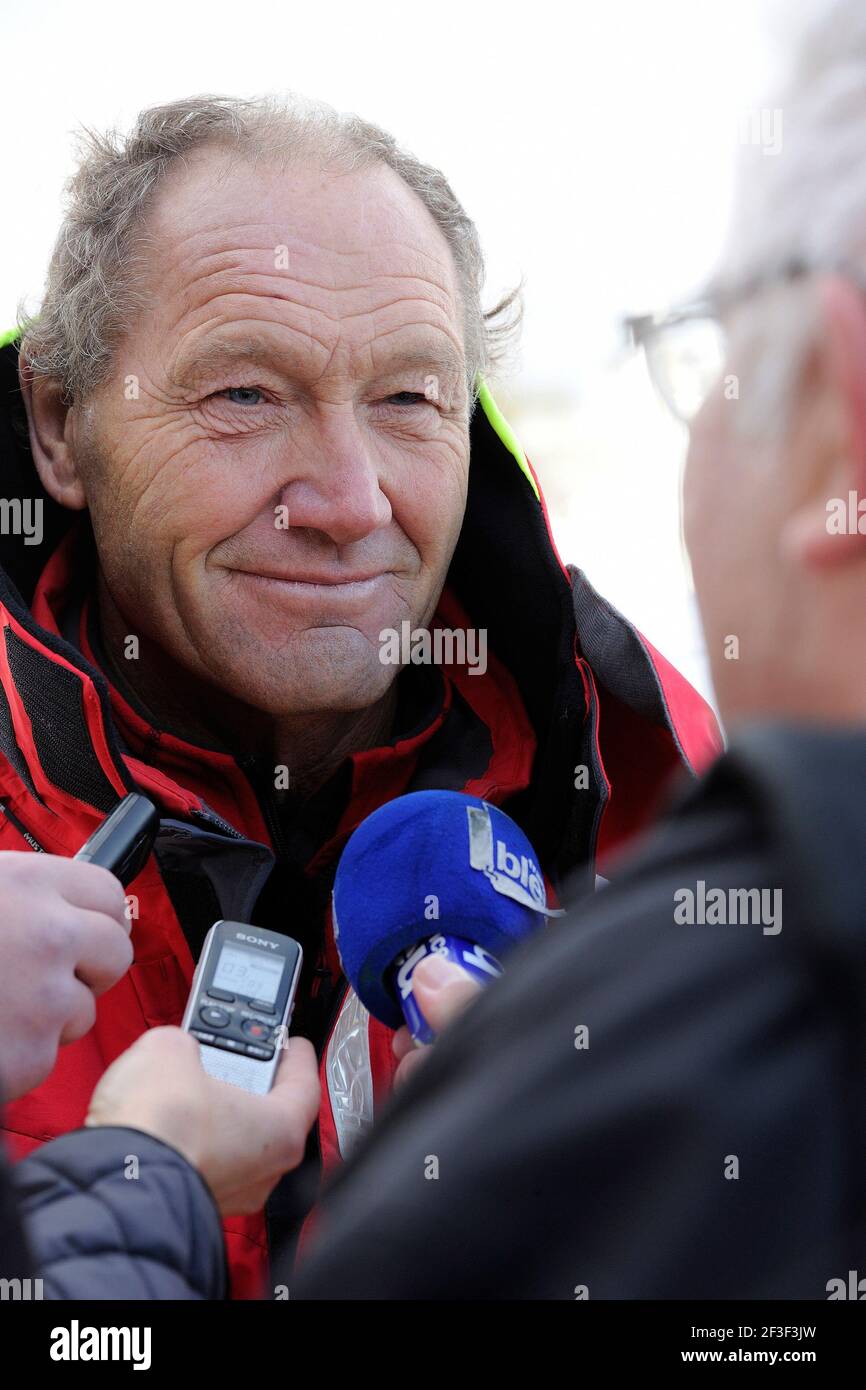 Maxi Trimaran IDEC SPORT, Skipper Francis Joyon, stand-by ambiance ...