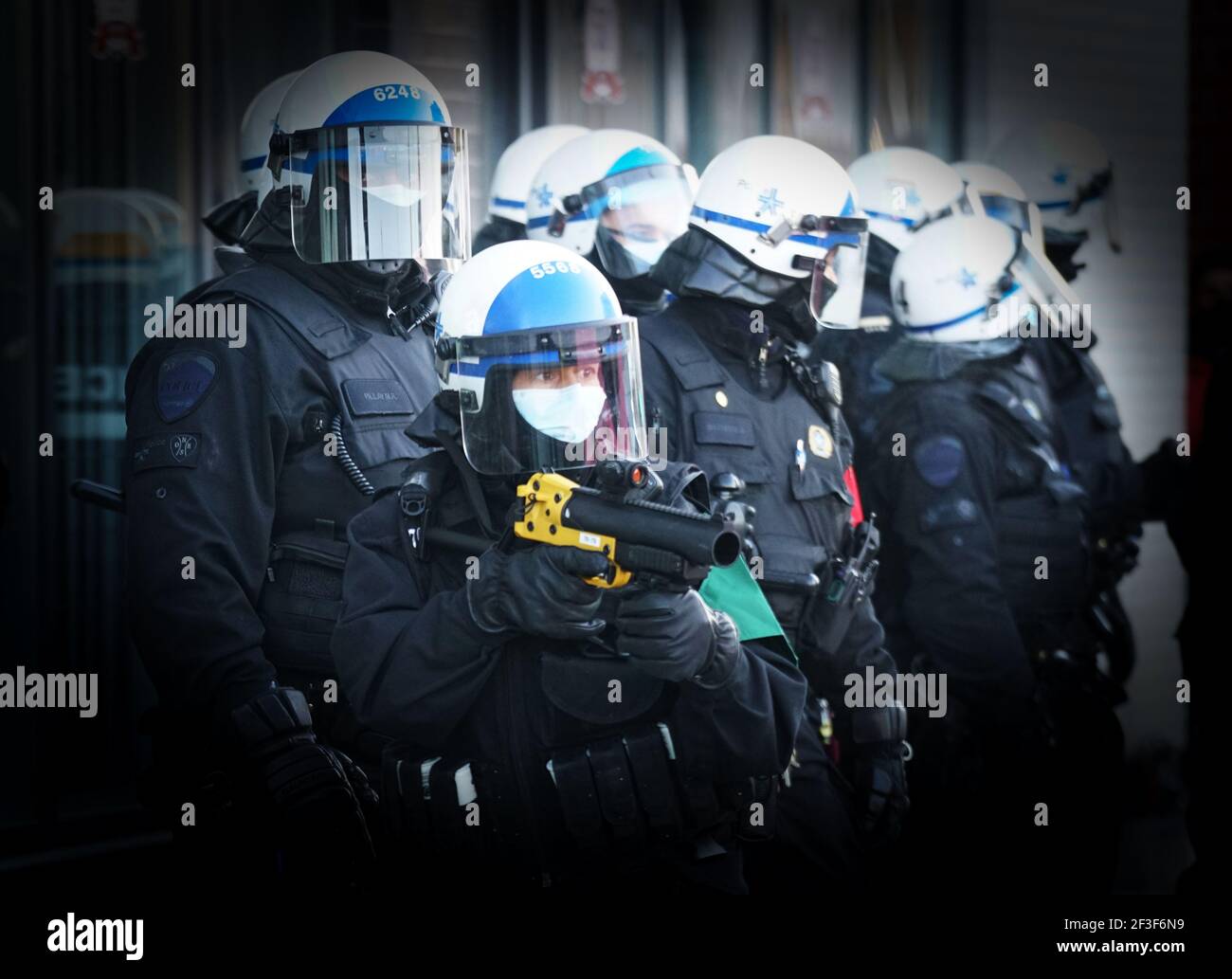 Riot squad hi-res stock photography and images - Alamy