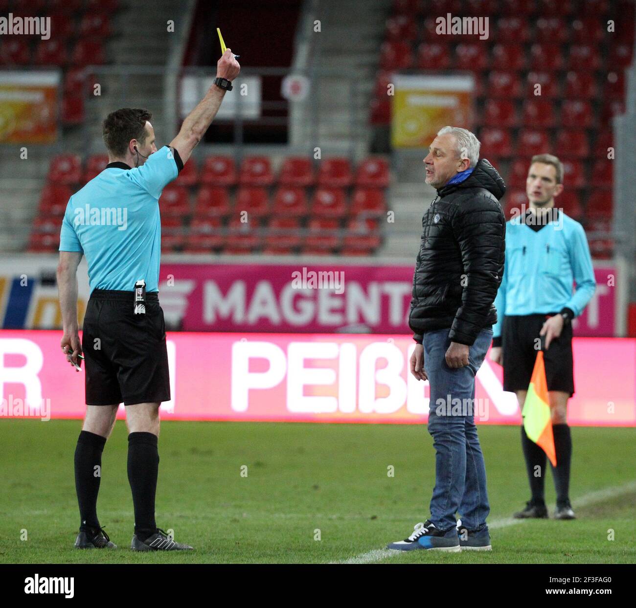 Hall, Deutschland. 16th Mar, 2021. firo: 16.03.2021, football, 3rd ...
