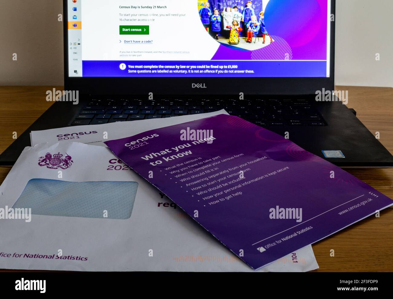 Digital version of the census form hi-res stock photography and images ...